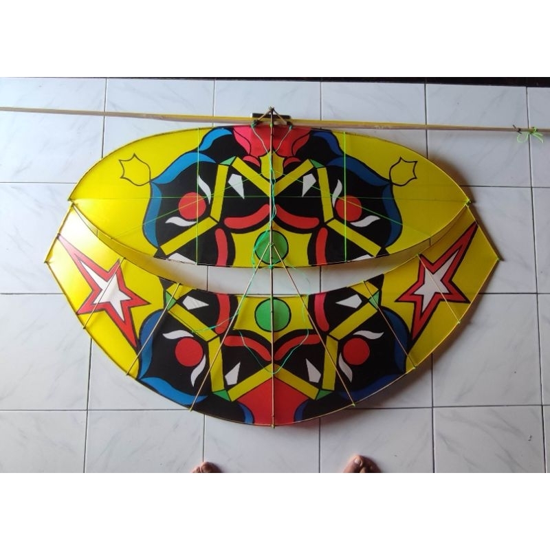 Jual Layangan Pegon Sayap 1,2 meter motif batik dayak sudah diseting ...