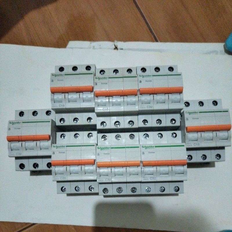 Jual MCB DOMAE 3p,6A,10A,16A,20A,25A,32A,50A,63A ORIGINALITAS | Shopee ...