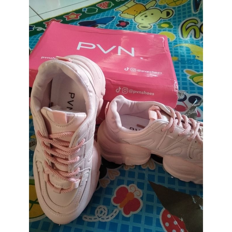 Jual PVN Sepatu Sneakers Wanita Soobin Pink Size 38 kecil | Shopee ...
