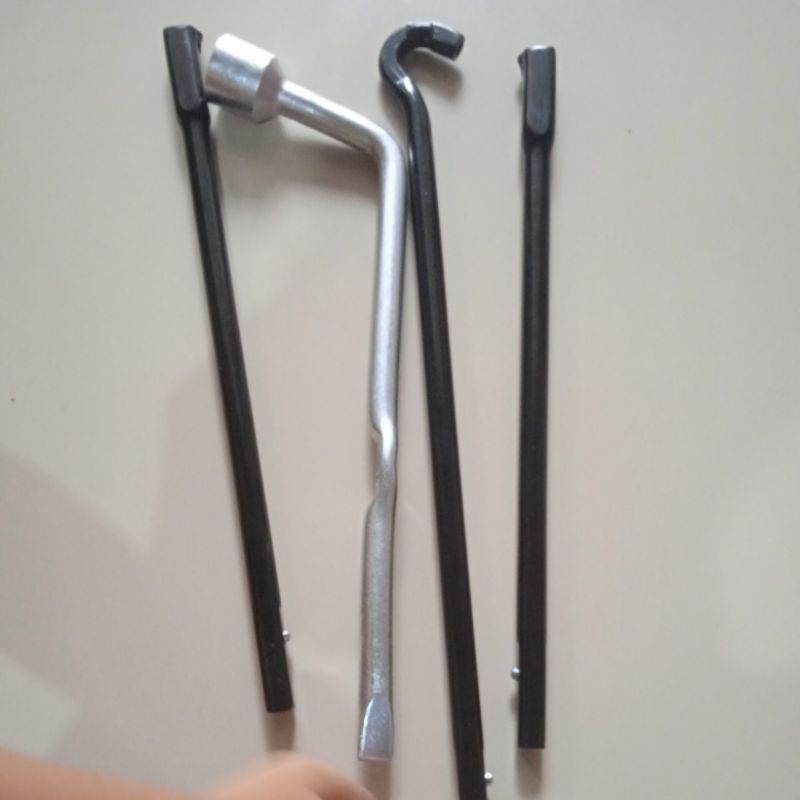 Jual Paket kunci roda tw21 dan putaran dongkrak Fortuner/Hilux/Innova ...