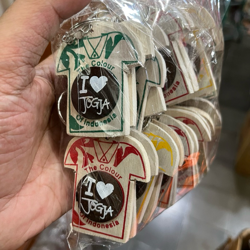 Jual Souvenir Gantungan Kunci Khas Malioboro Jogja Bahan Kayu 1 Kodi (isi 20pcs) | Shopee Indonesia