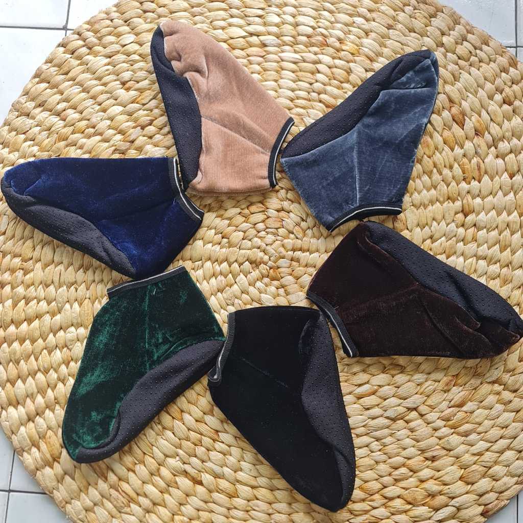 Jual KAOS KAKI TAWAF WARNA POLOS / KAOS KAKI TAWAF MOTIF/SEPATU TAWAF ...