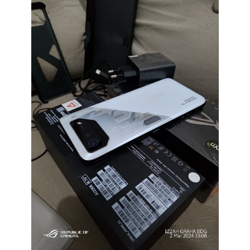 Jual ASUS ROG PHONE 7 GARANSI 7/2025 PUTIH | Shopee Indonesia