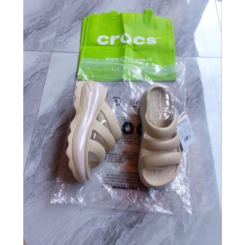 Jual Crocs mega slide 2 / Sandal wanita / Crocs mega / Crocs mega slide ...