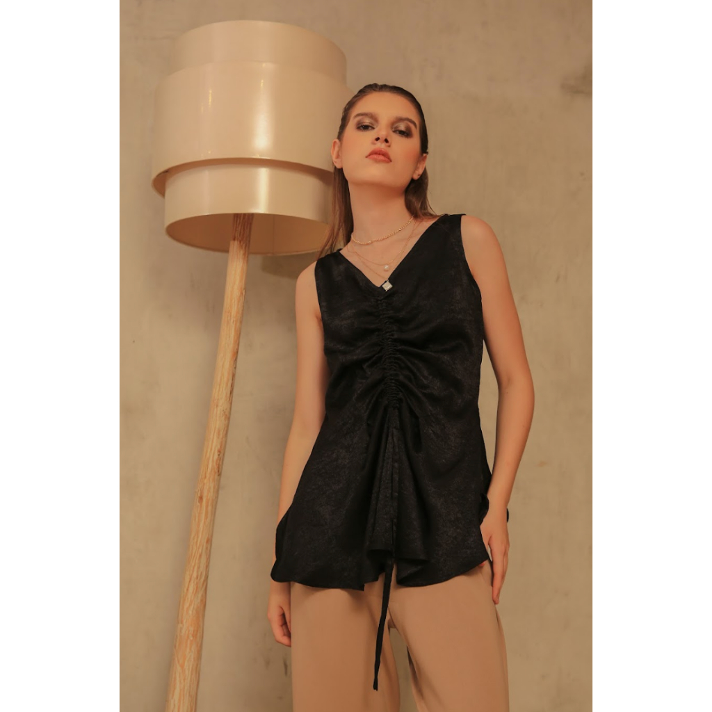 Jual Renee Haus Arielle Black Top - Atasan Hitam gathered shimmer ...