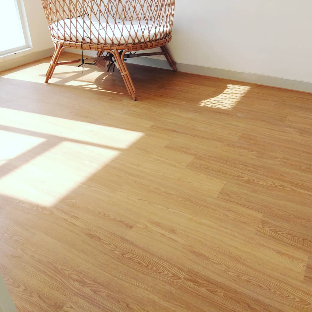 Jual Luxury Vinyl Plank Lantai Vinyl Tebal 3mm Vinyl Anson Lem | Shopee ...