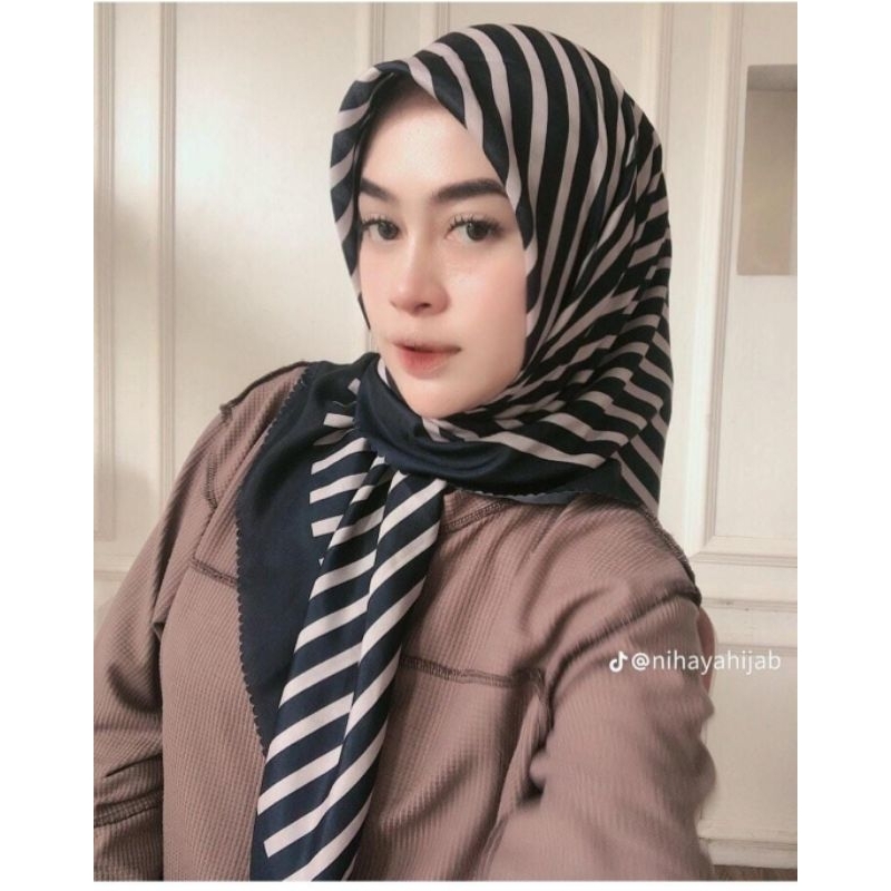 Jual (LY) Monogram Pattern Scraf LY Jilbab Voal Branded Premium ...
