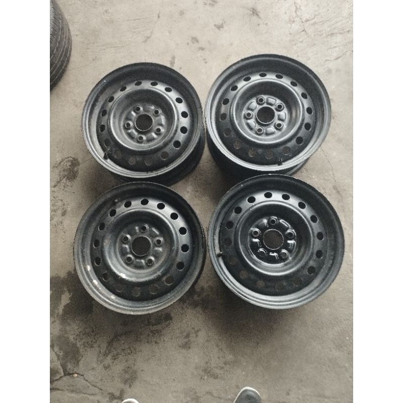 Jual Velg Mobil OEM Kaleng R15 Pcd 5x114 Innova Grandmax Luxio Harga untuk 1 biji | Shopee Indonesia