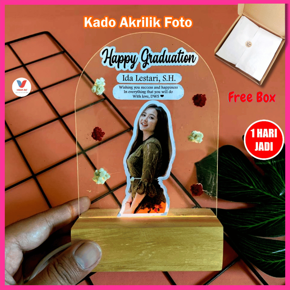 Jual Kado Ulang tahun Akrilik Plakat Wisuda Custom Acrylic Foto Hadiah ...