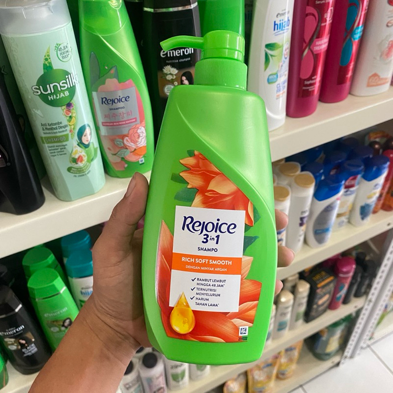 Jual Rejoice 3 in 1 Shampoo - Rich Soft Smooth 600ml Sampo | Shopee ...