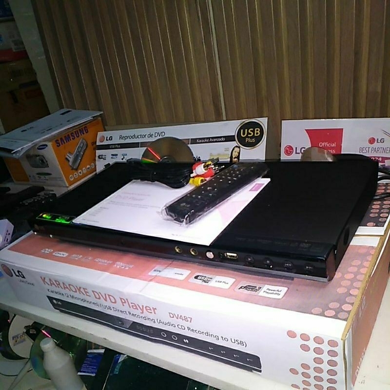 Jual DVD VCD PLAYER MERK LG TYPE DV487 KARAOKE DOUBLE LUBANG MIC ...