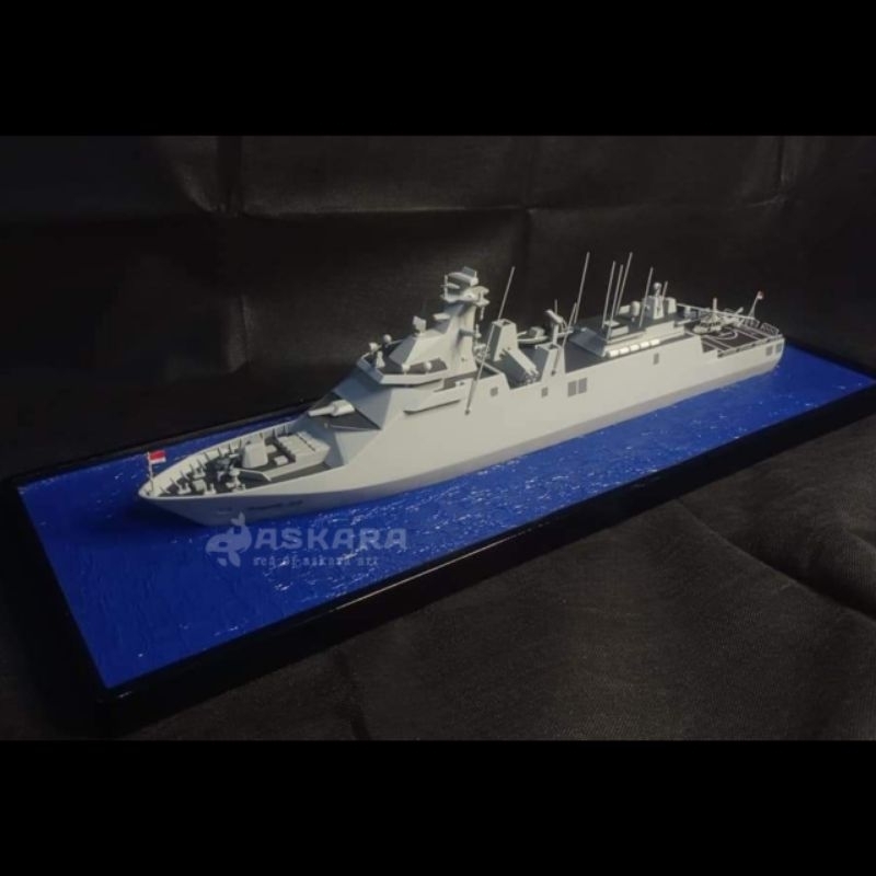 Jual Miniatur Kapal Perang KRI I Gusti Ngurah Rai | Shopee Indonesia