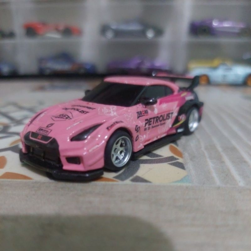 Jual hotwheels nissan skyline gtr r35 costum pink pig garasi drift ...