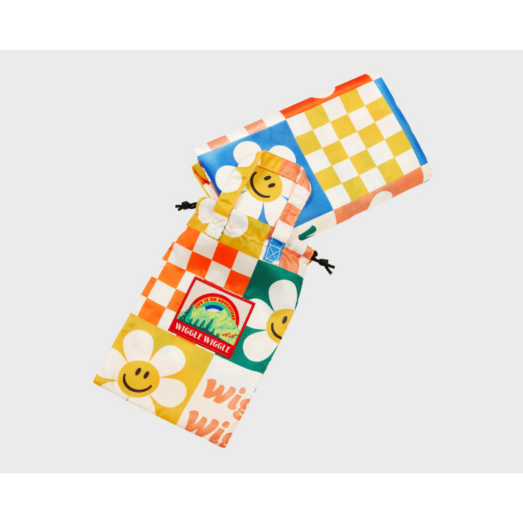Jual Wiggle Wigle - Smile We Love Checkerboard picnic mat | Shopee ...
