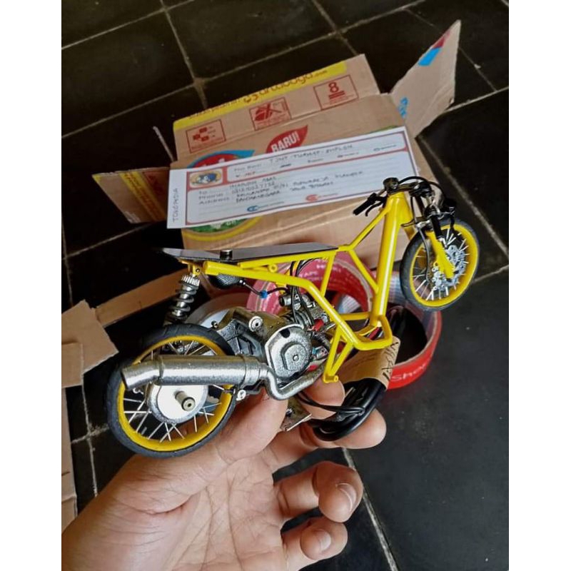 Jual miniatur motor dragbike rc Yamaha Fazio kuning | Shopee Indonesia