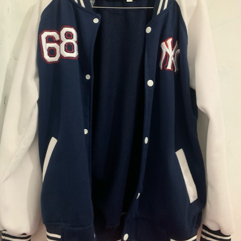 Jual Varsity jacket thrifting | Shopee Indonesia