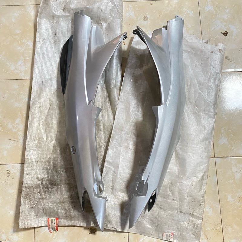 Jual Body belakang set Suzuki shogun 125 R original SGP warna silver ...
