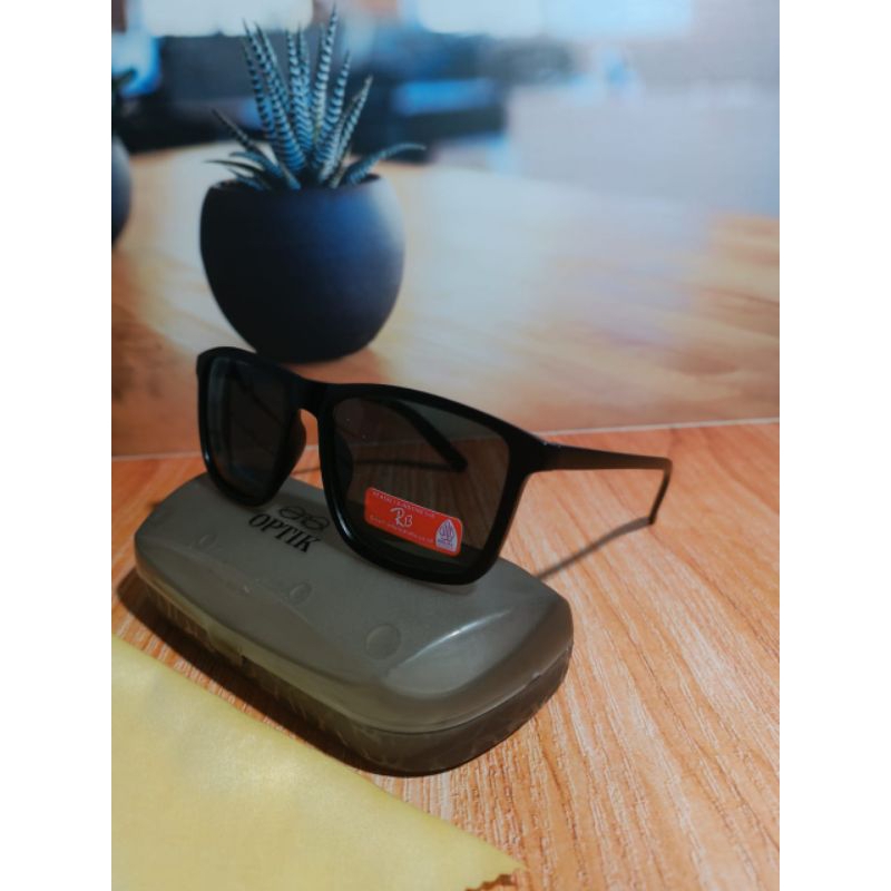 Jual Kacamata Hitam Pria ASLI KACA 100% R133003 Lensa Kaca Asli Free ...