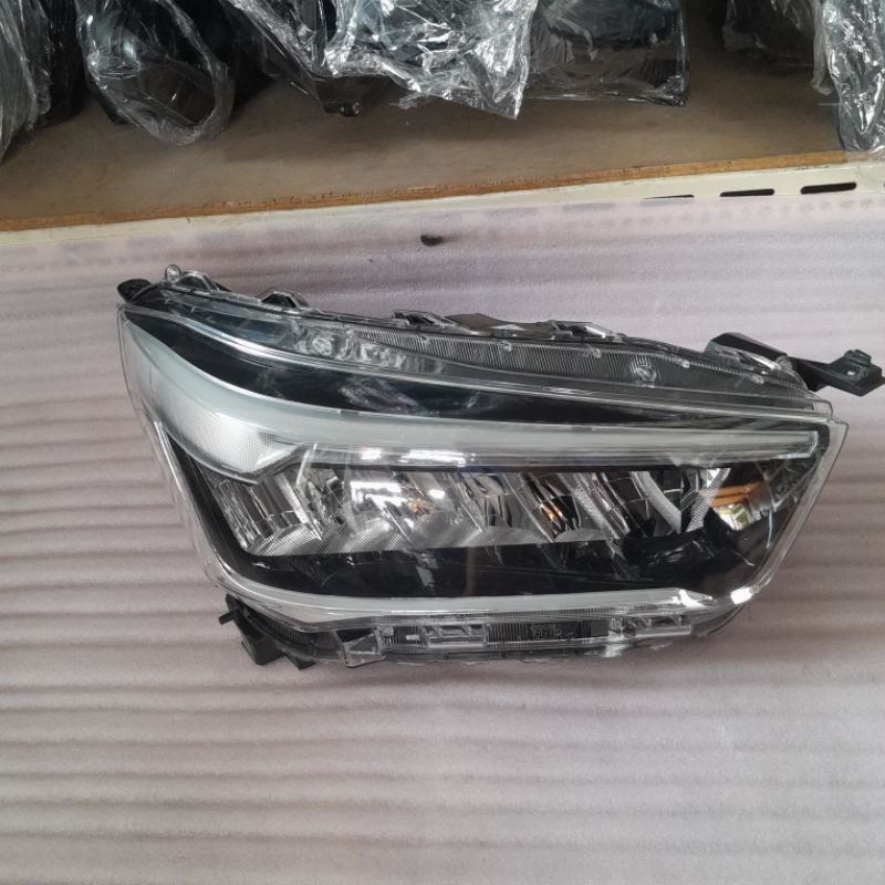 Jual Headlamp Lampu Depan Toyota Raize GR 2021 2022 2023 Original Kanan ...