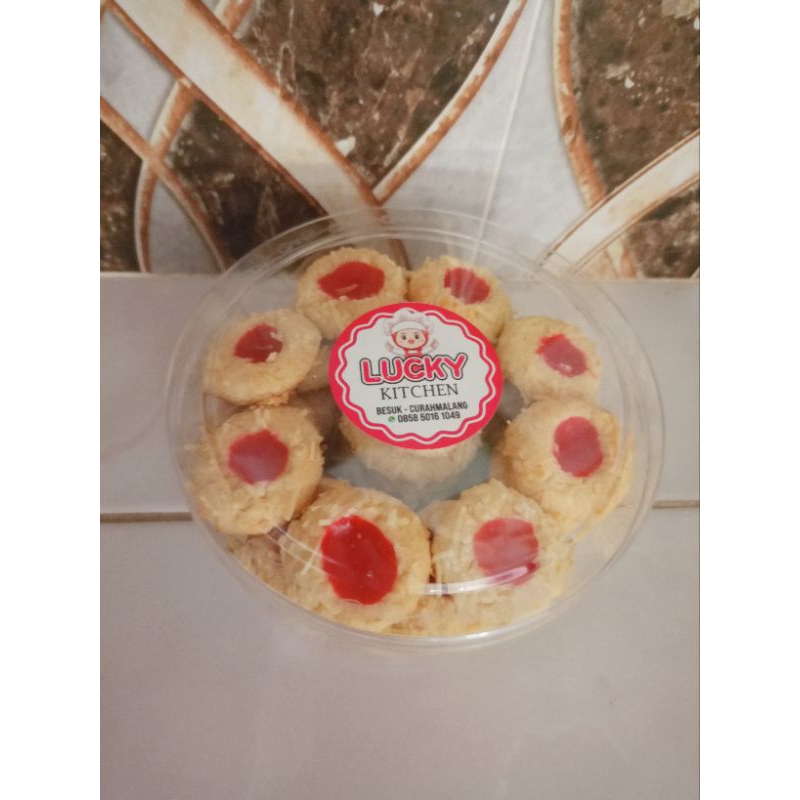 Jual Crunchy Strawberry Cheese Thumbprint Cookies Ukuran 500gr | Shopee ...