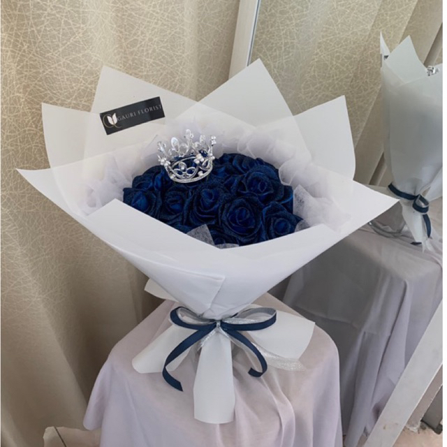 Jual 15 Tangkai Blue Rose Glitter Bouquet Gauri Florist Kediri | Bucket ...