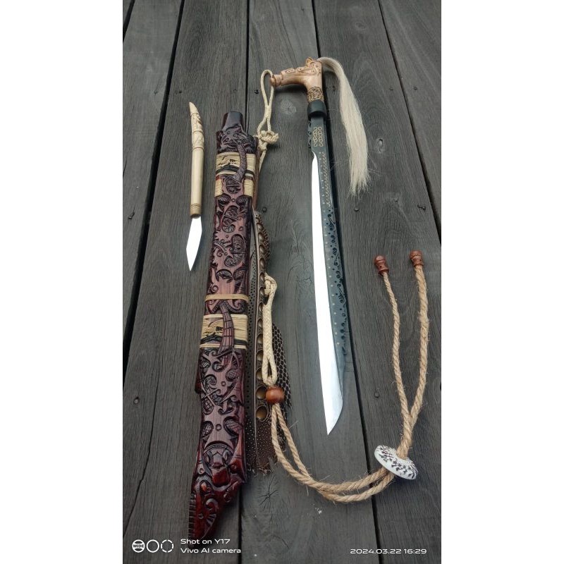 Jual Mandau Asli Khas Dayak Kalimantan | Murah Berkualitas | Mandau ...