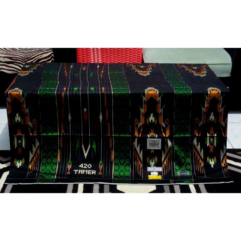 Jual Sarung Tenun Sutra TAMER 420 motif sge, sga, smg istimewa Full ...