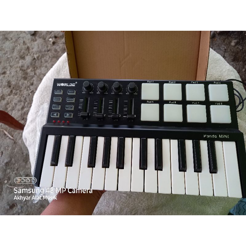 Jual Worlde Panda Mini Midi Controller 25 Keys Mulus Normal Jaya ...