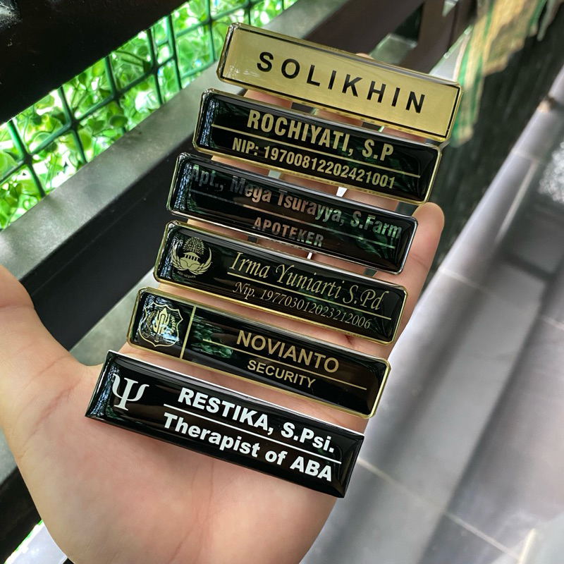 Jual Nama Dada Kuningan / Stainless / Akrilik Magnet / Peniti / Paku ...