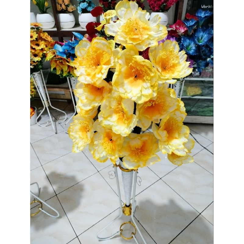 Jual Bunga peony jumbo dengan pot corong standing besi, bunga sudut ...
