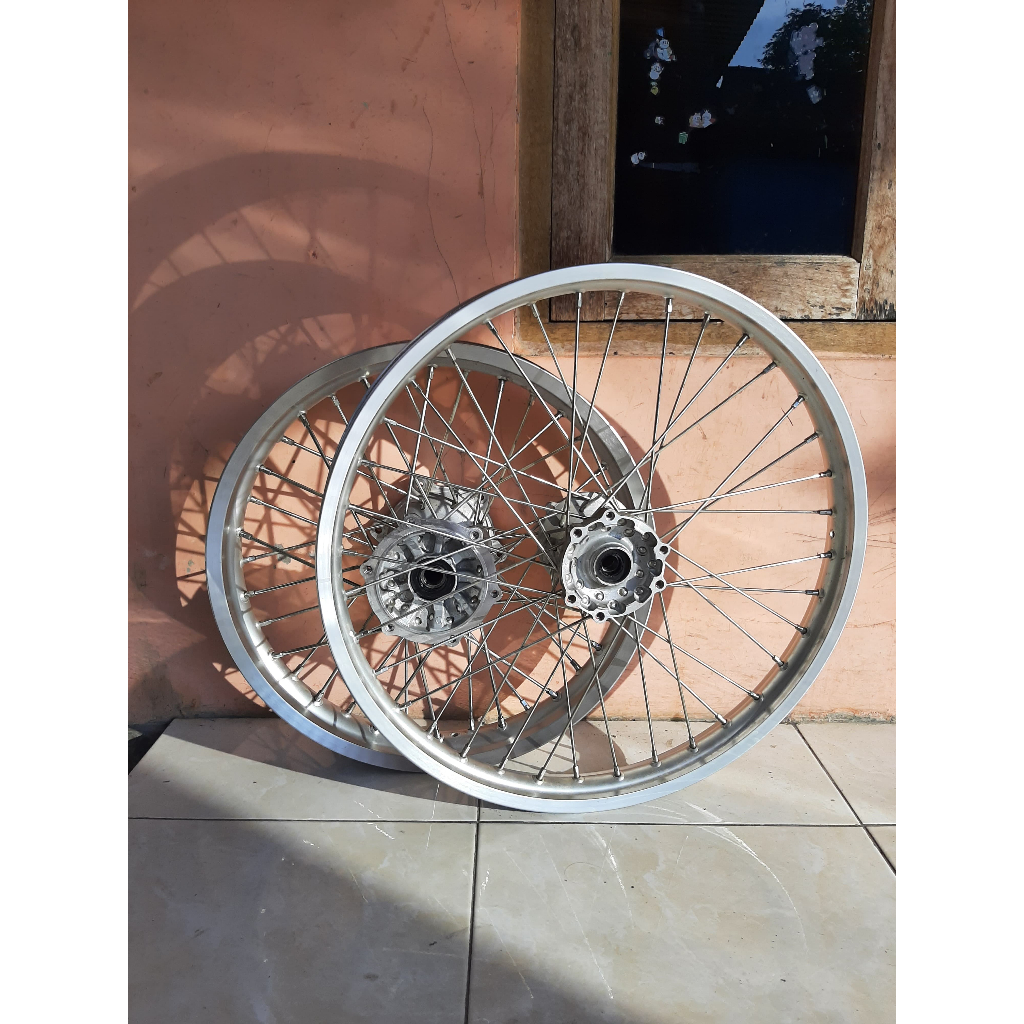 Jual Wheelset Ori Yamaha WR155 Velg Original WR 155 Tanpa Ban | Shopee Indonesia