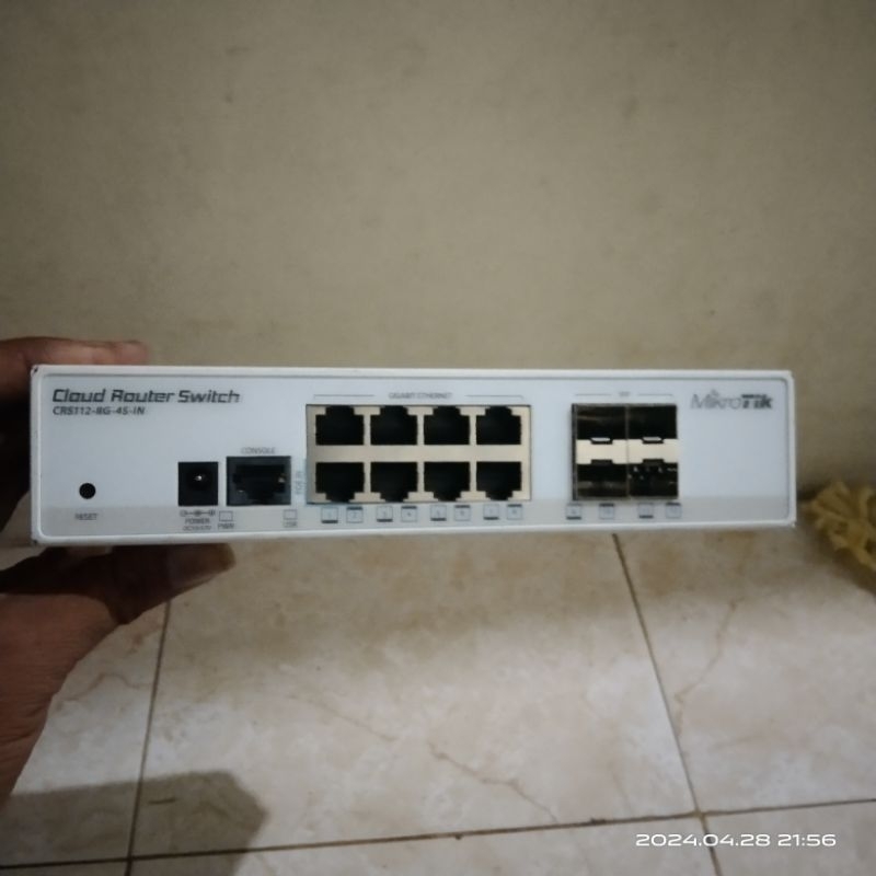 Jual MikroTik CRS 112 8G 4S IN CRS112-8G-4S-IN | Shopee Indonesia
