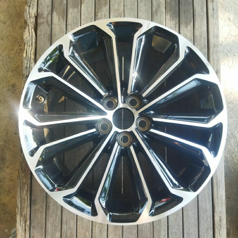 Jual velg corolla Altis R17 pcd 5x100 original toyota. bijian | Shopee ...