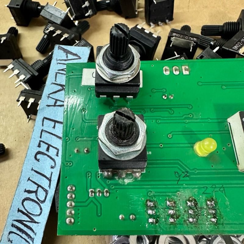 Jual POTENSIO MESIN LAS B102 / POTENSIO MESIN LAS 1K 3PIN | Shopee ...