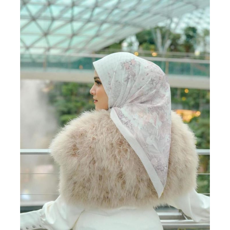 Jual BUTTON SCARF JILBAB SEGIEMPAT VOAL MOTIF BUTTON SINGAPORE & PARIS ...