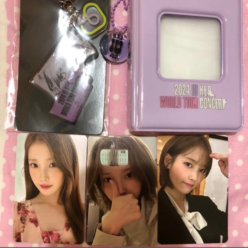 Jual Official Merchandise IU HEREH H.E.R in Jakarta 2024 Concert ...
