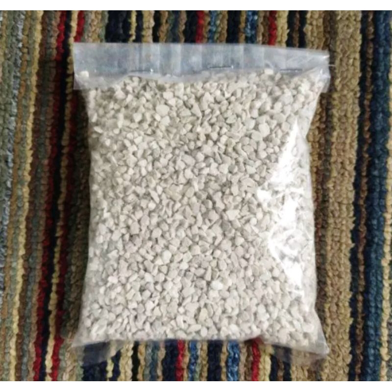 Jual Batu Hias Warna Putih 200 gram, batu warna hiasan taman, batu ...