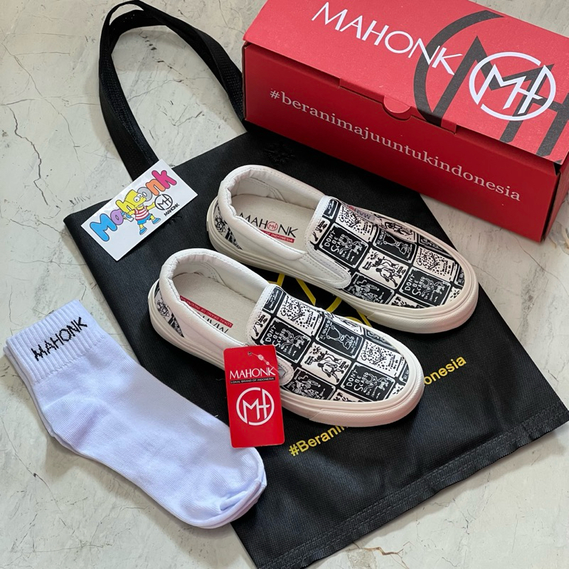 Jual Mahonk Footwear - Slip On Sgb Broken White - Sepatu Sneakers ...
