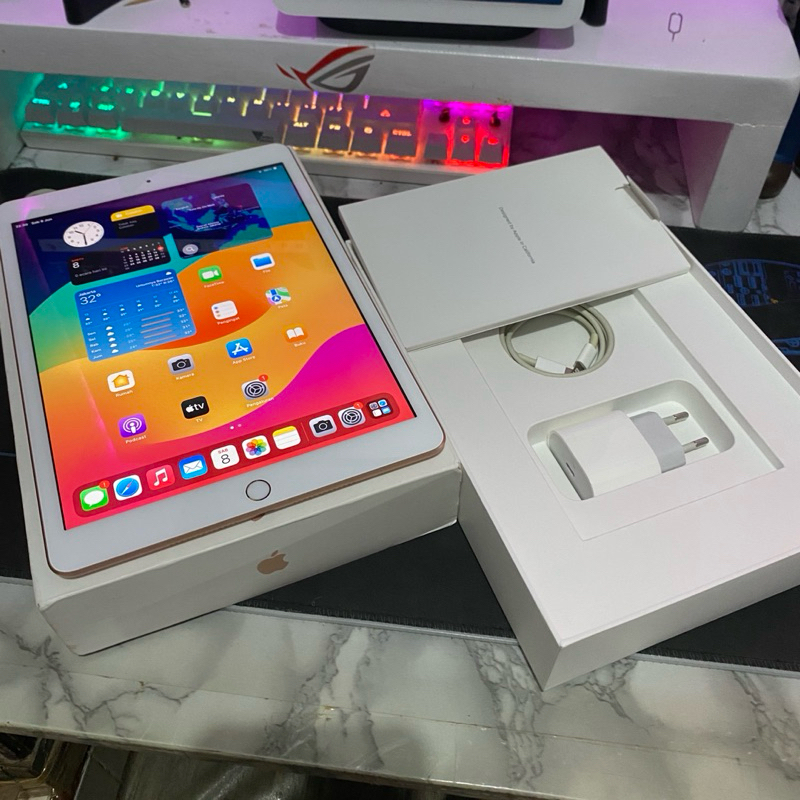 Jual IPAD 8 32Gb Ex iBox 2020 Fullset Gold | Shopee Indonesia