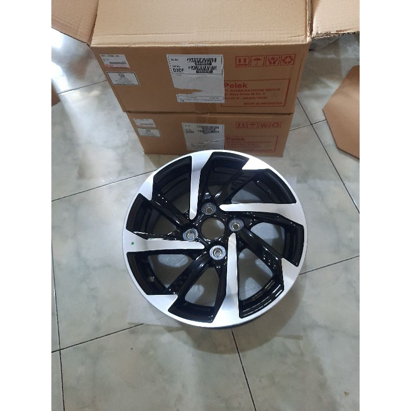 Jual velg pelek Daihatsu Sigra 2023 2024 ori | Shopee Indonesia