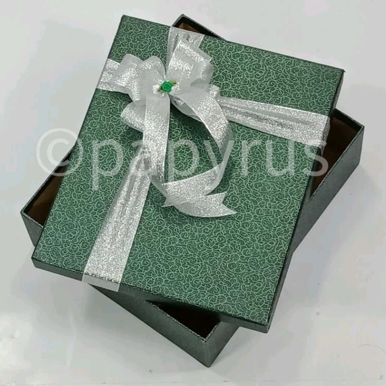 Jual PAPYRUS 25x30 Tinggi 5cm Kotak Kado Gift Box V2 | Shopee Indonesia