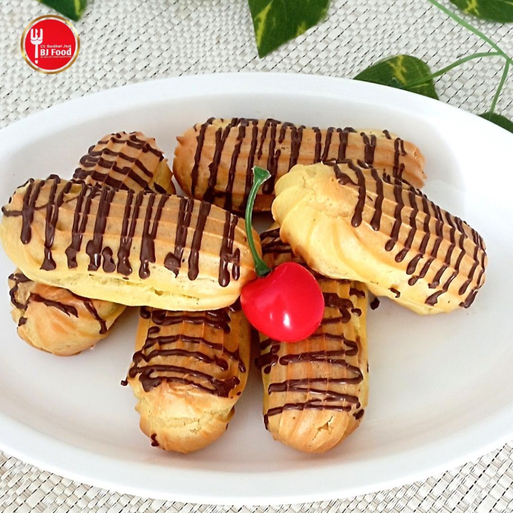 Jual Kue Sus / Sus Eclair / Kue sus topping coklat/ Kue sus filling fla ...
