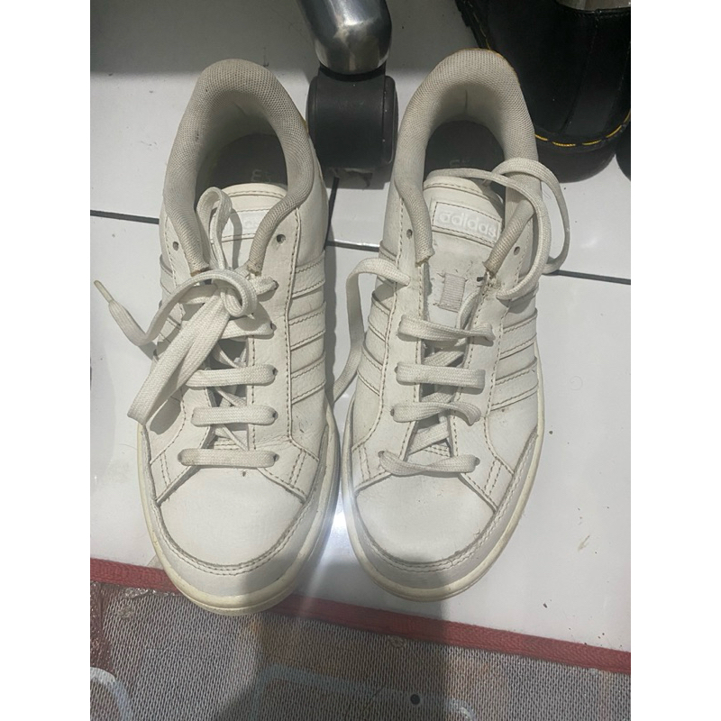 Jual Sepatu Adidas Warna Putih Original | Shopee Indonesia