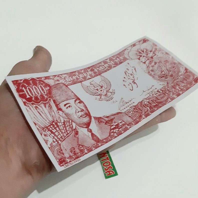 Jual PRODUCT TERPOPULER uang souvenir soekarno gulung melengkung ...