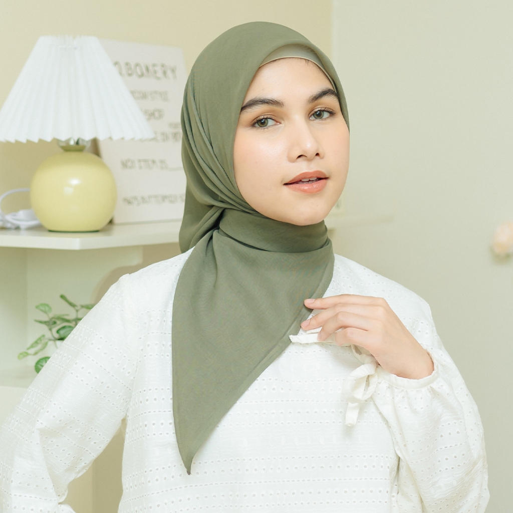 Jual Lozy Hijab - Rara Plain Paris Japan Unfinished (Hijab Paris Polos ...
