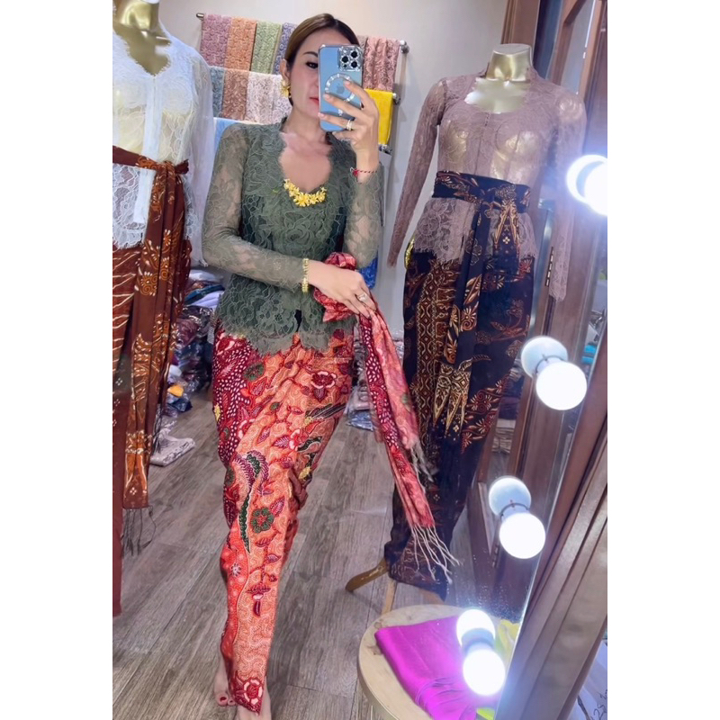 Jual kamen lembaran sutra paris set selendang kamen sutra paris motif ...