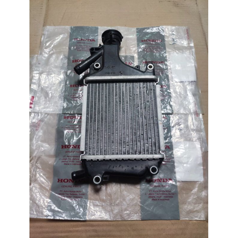 Jual RADIATOR ASSY HONDA VARIO 160 NEW ADV 160 PCX 160 K2S ORIGINAL ...