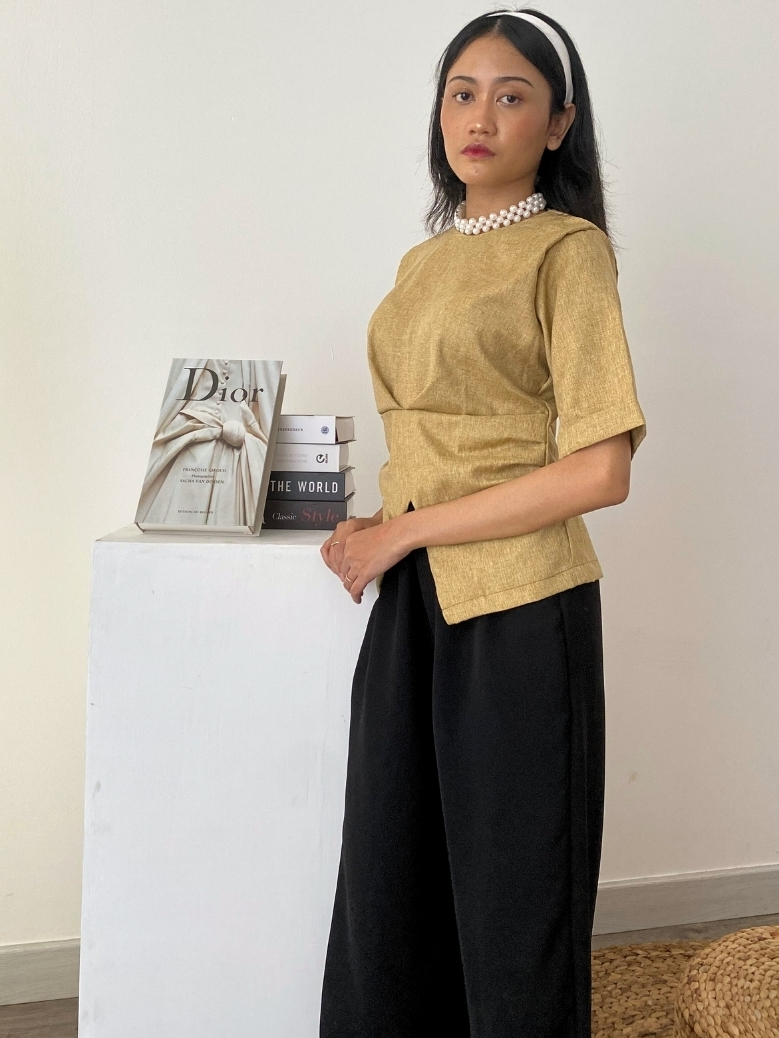 Jual Petite Runch Top | Think Pretty | Shopee Indonesia