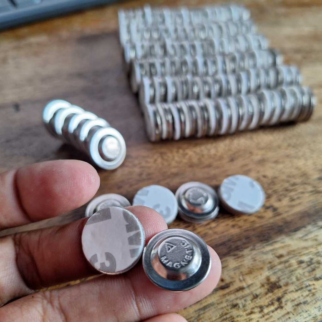 Jual 3 BIJI Magnet Logo Emblem Name tag bulat magnetic round pin d17mm ...