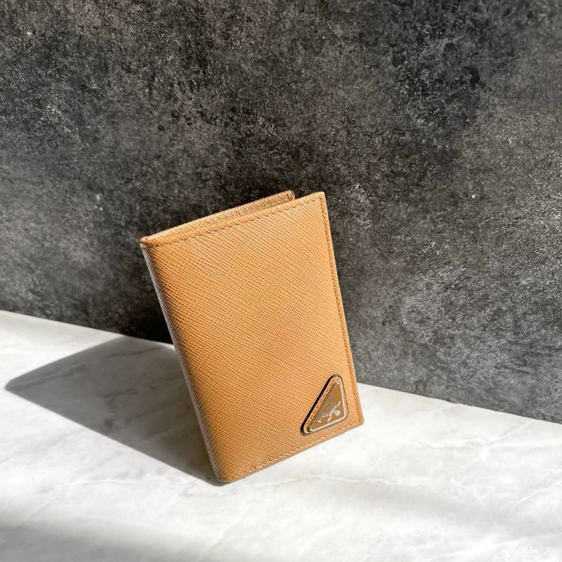 Jual Original Prada Enamel Logo Triangle Vertical Card Holder Bifold Bi ...